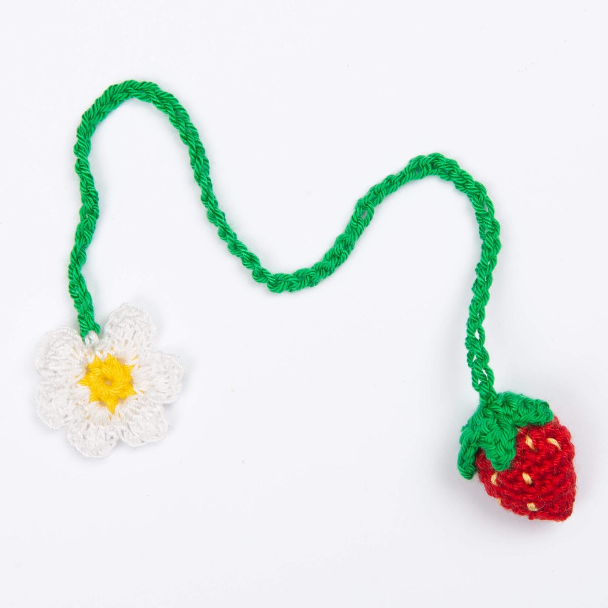 Crochet Strawberry Bookmark With Daisy Flower Gift Idea For Reading ...